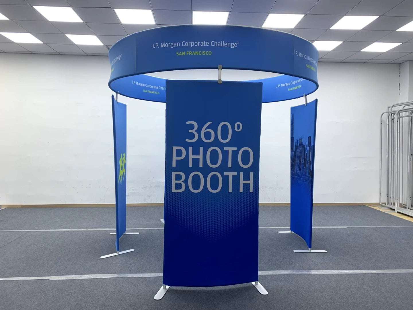 360 View 4 Panel Photobooth Exhibit Display | Backdropsource